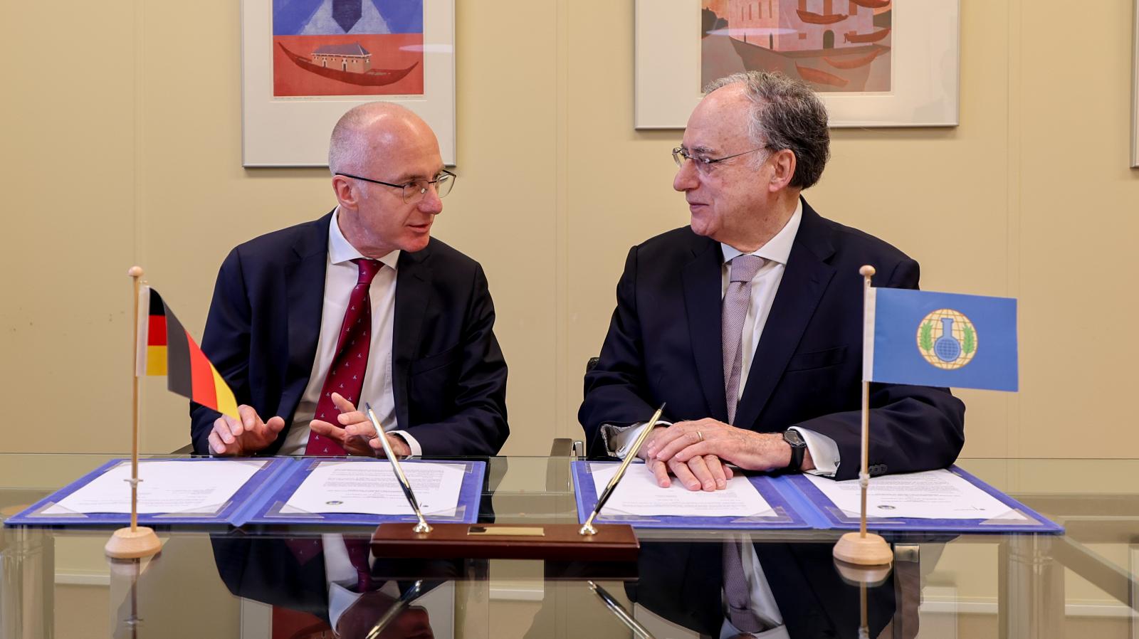 Germany provides €65,000 to support OPCW Conference on role of AI in ...